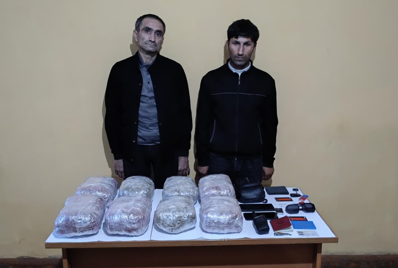 Narkotik vasitəni ölkə ərazisinə keçirməyə cəhd göstərən şəxslər ...